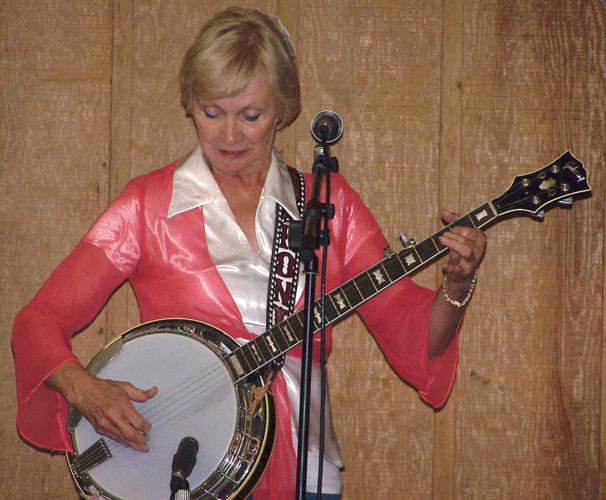 Roni Stoneman, 'First Lady of the Banjo,' passes away | News | pmg-va.com