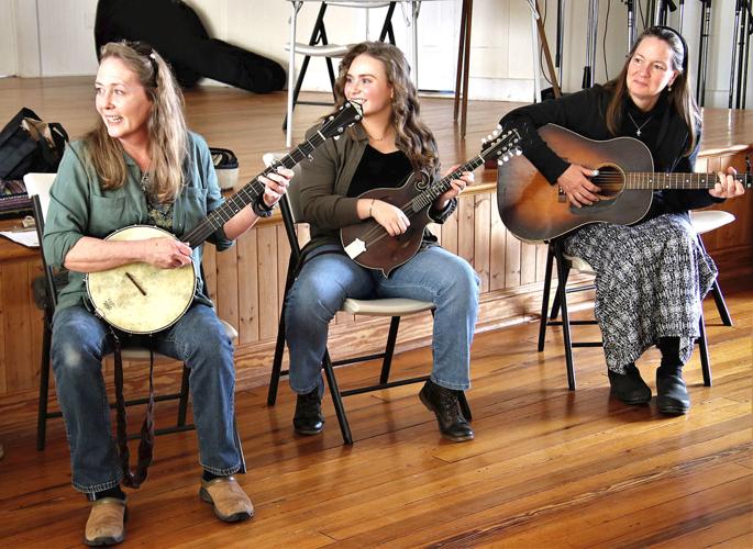 Mountain music masters pass down tunes, techniques | News | pmg-va.com