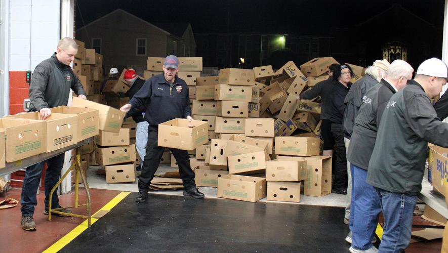 Food box packers break record | News | pmg-va.com