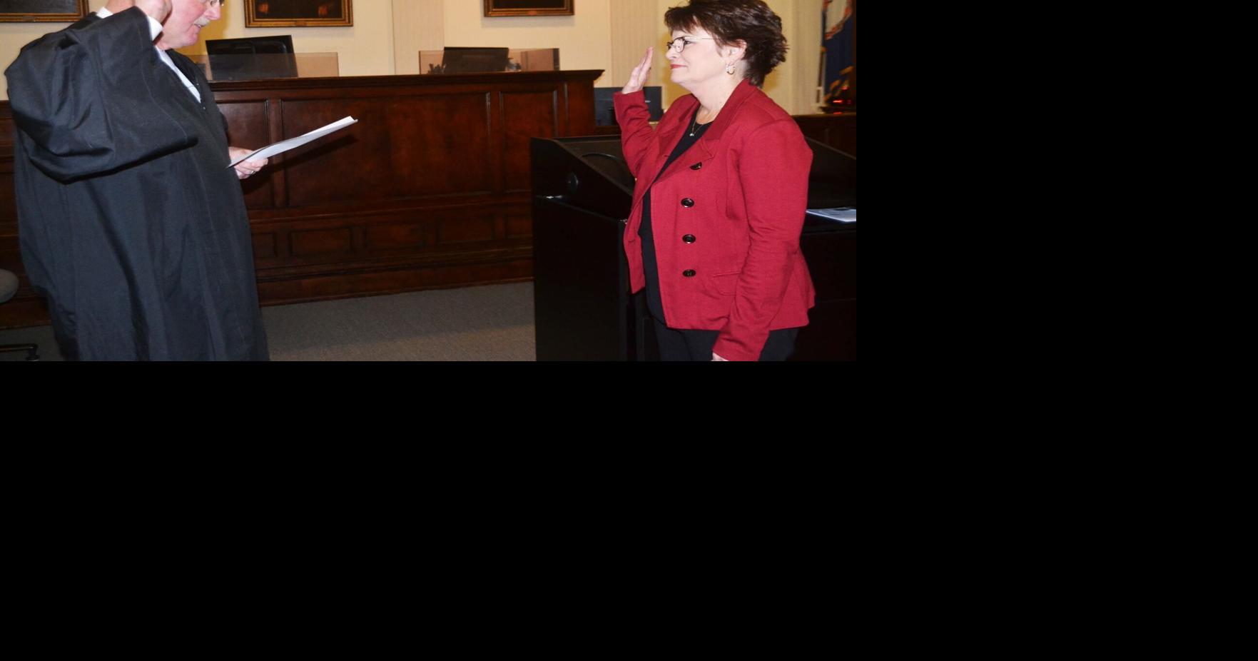 Judge holds swearing in ceremony | News | pmg-va.com