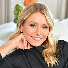 TV Talk Host Kelly Ripa Takes Her Off-Camera Conversations With ...