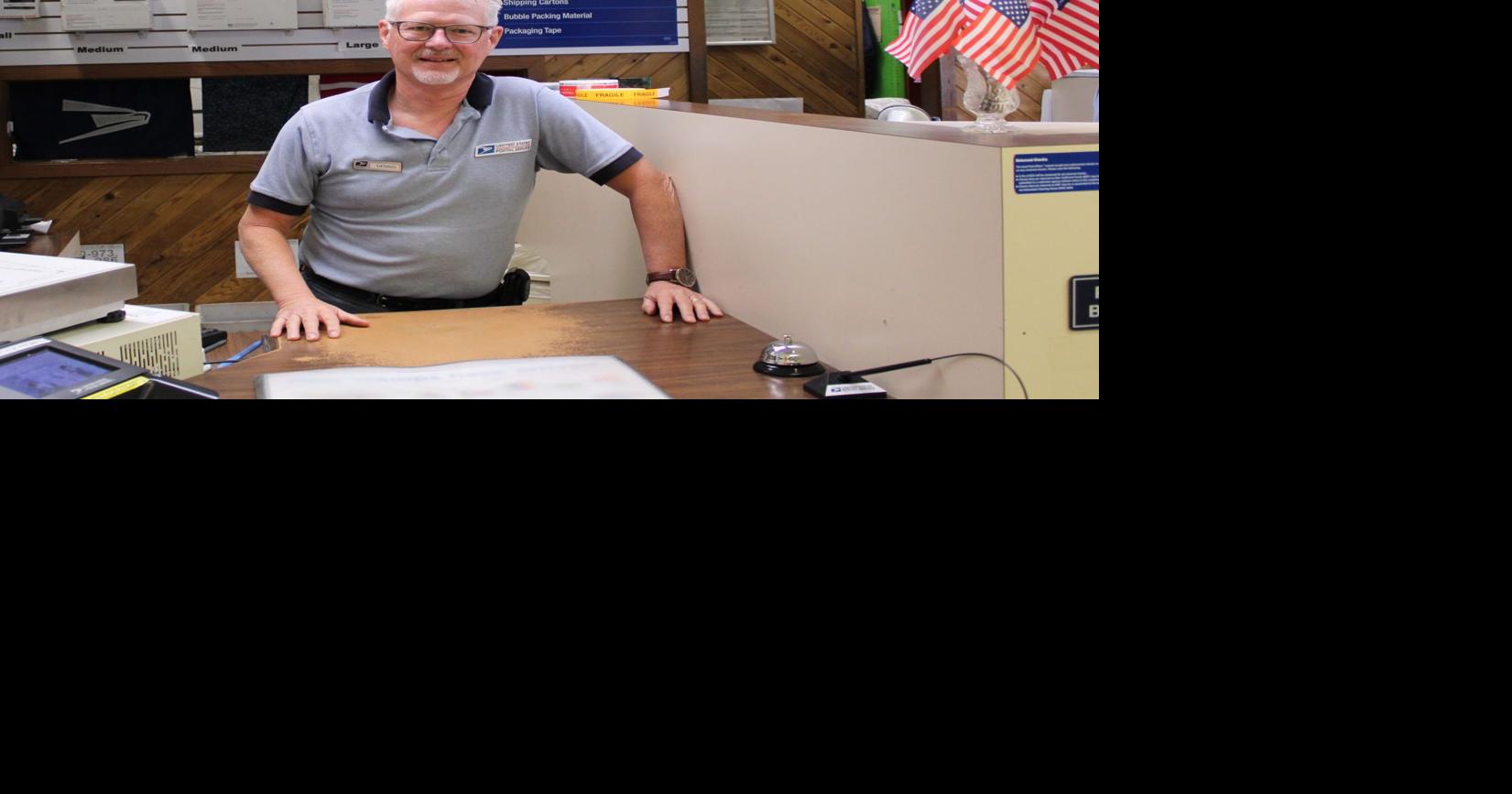 Brown ends 44-year career at Dallas post office | News | polkio.com