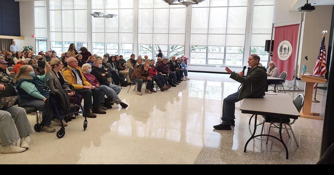 Senator Ron Wyden regards WOU town hall as education opportunity for ...