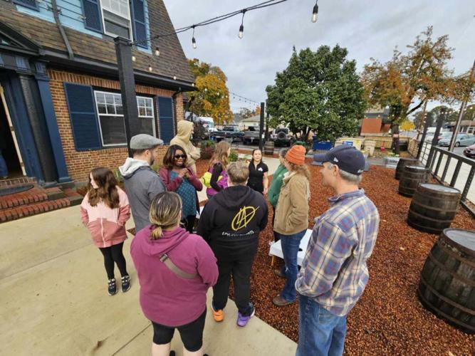 New neighborhood pub Red Clover offers cozy dining | News | polkio.com
