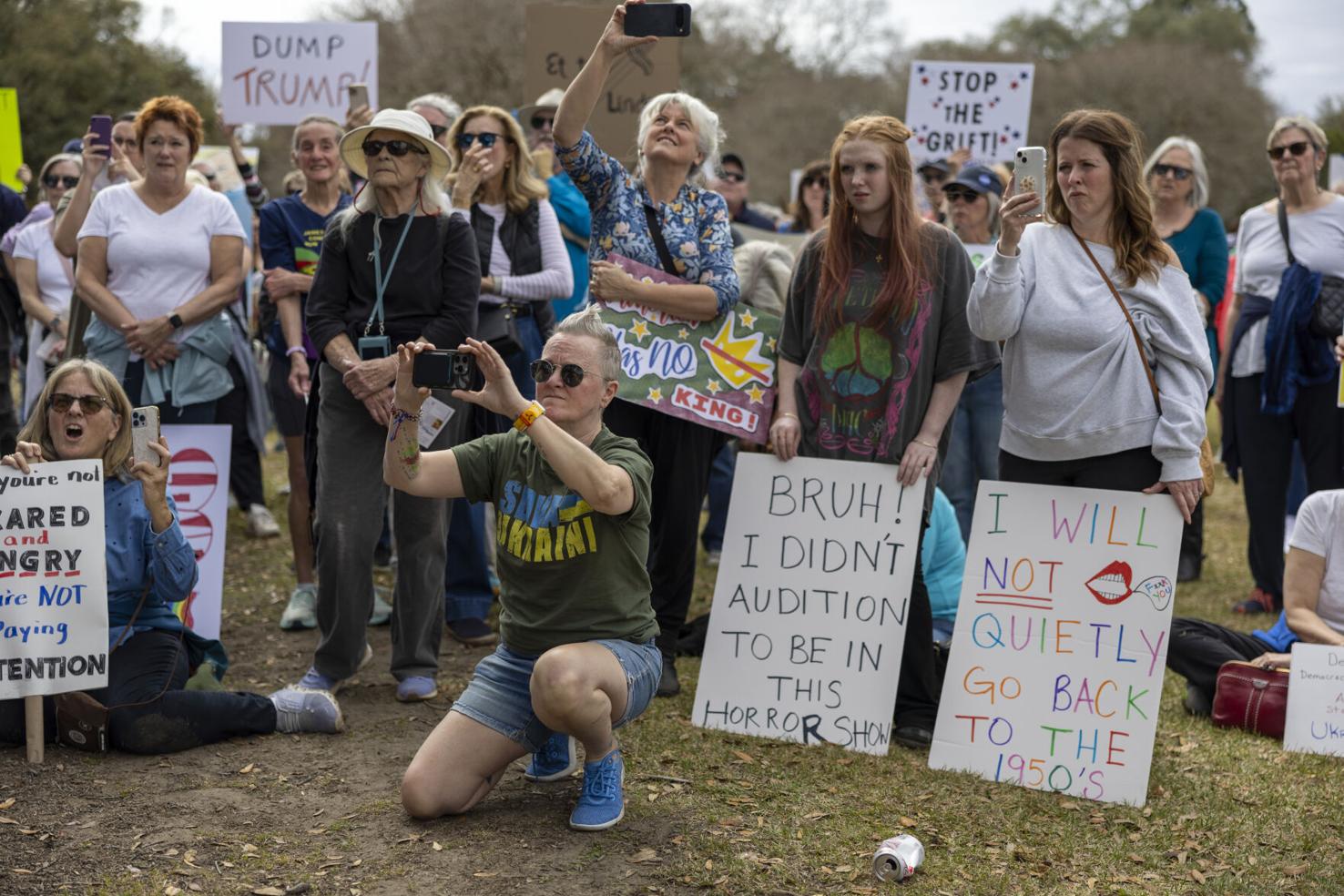 500 people gather in Charleston to protest Trump