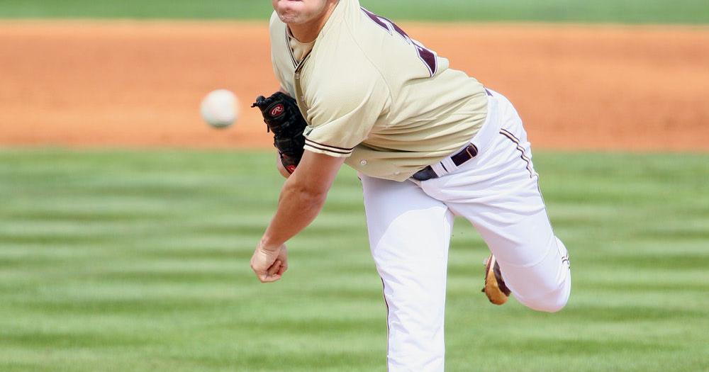 Cougars Renfro signs with Cardinals