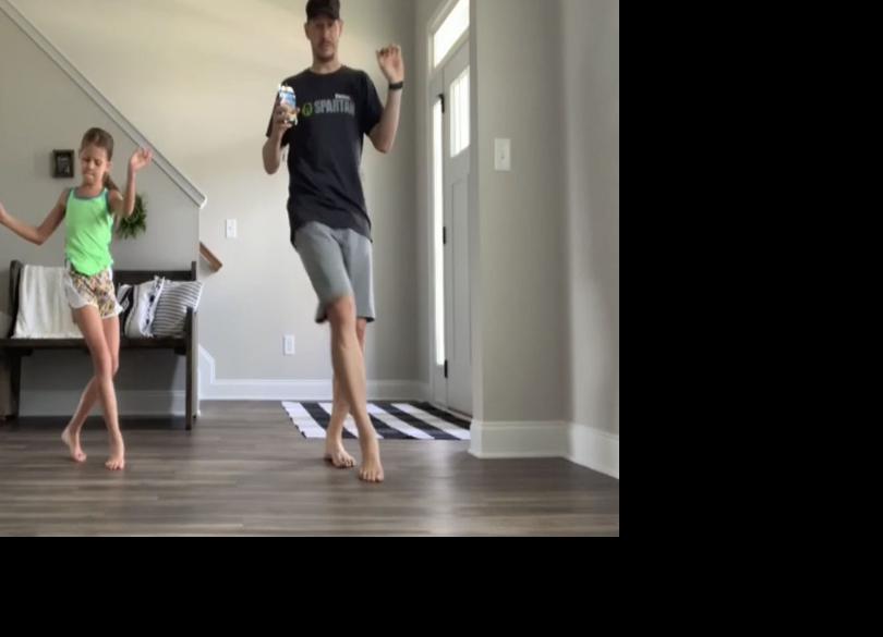 Dancing on air: Daddy, daughter 'throw down' to 'The Git Up' in new ...