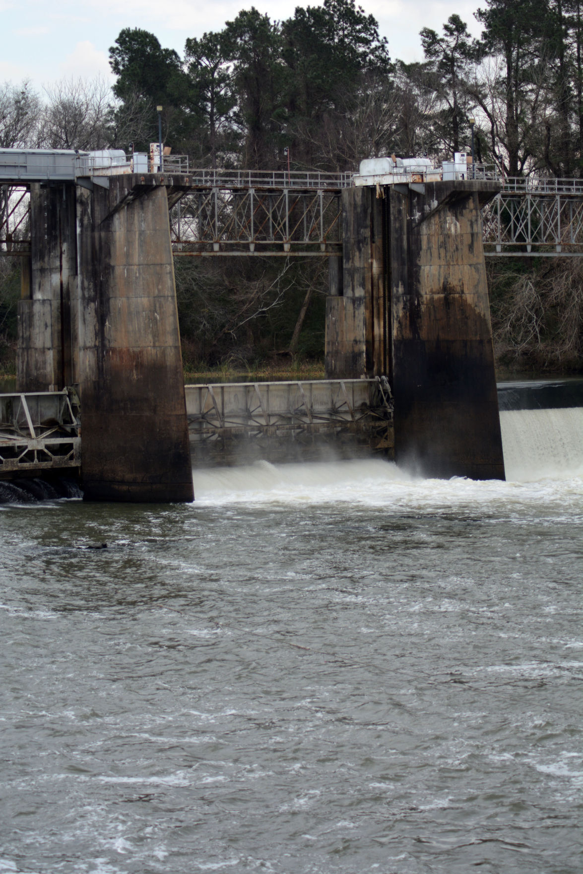 Lock and dam discussion generates turbulence | News | postandcourier.com