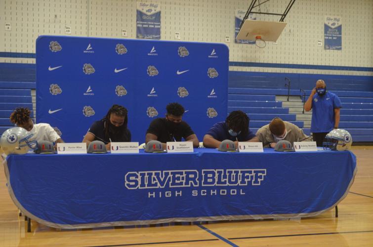 5 Silver Bluff football players sign to continue playing career