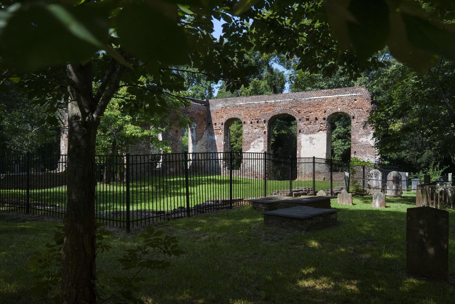 350 years ago, Charleston's first settlers carved a new colony in a ...