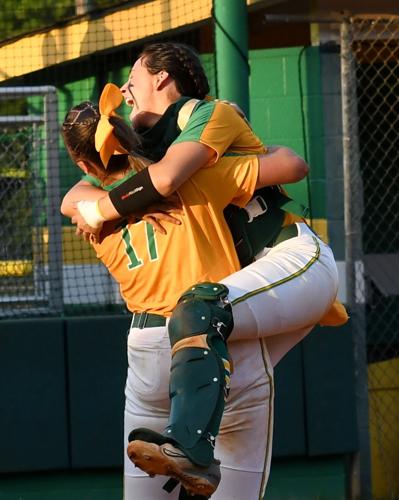 Green Wave Softball wraps up undefeated season | Prep Sports ...