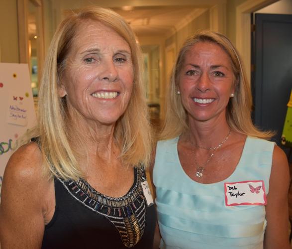 Photos: Women of Woodside Sign Up Day