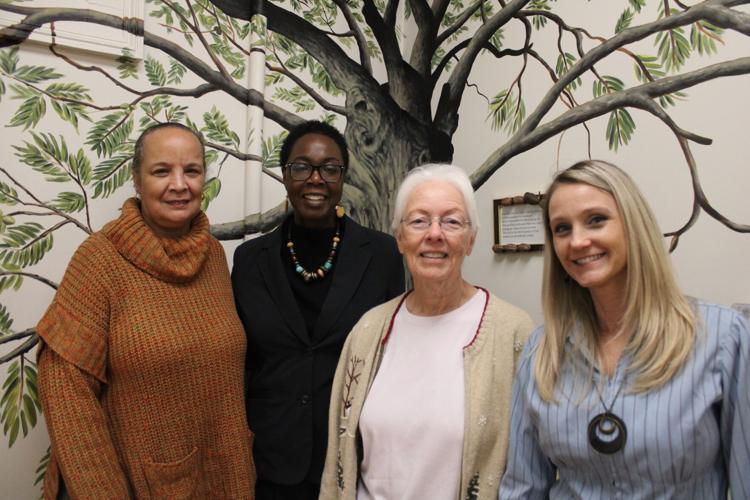 Genealogy lab helps people trace family history; look for descendants ...
