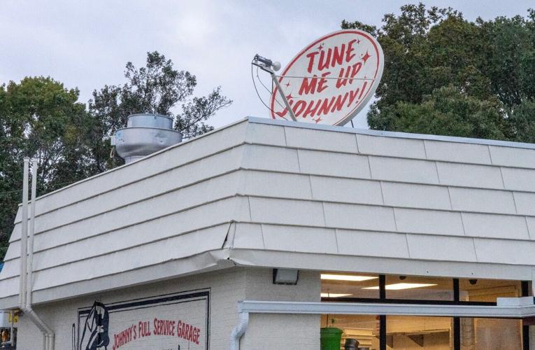 Johnnys Garage restaurant is now open in downtown Hanahan