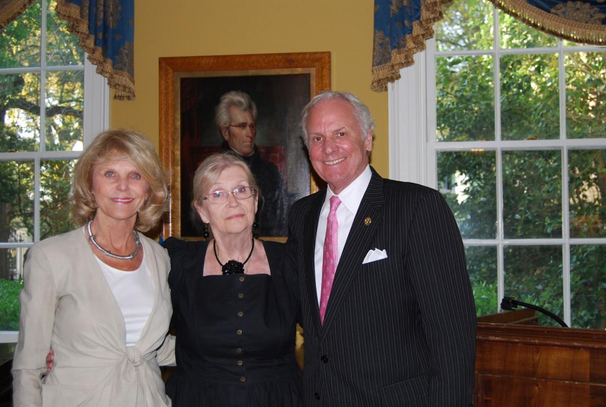 Henry Middleton Chapter members visit S.C. Governor's Mansion | News ...