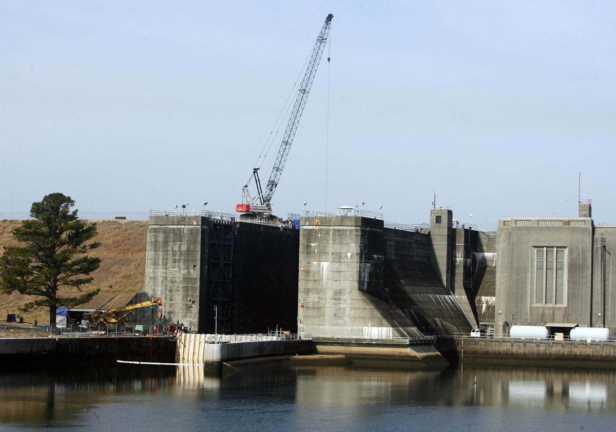 Pinopolis Dam lock reopens