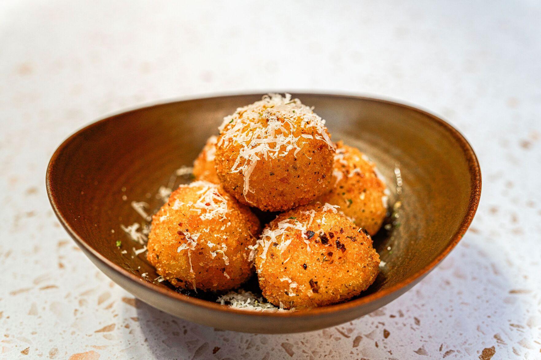 Table 301 brings new restaurant Tavola to BridgeWay Station ...