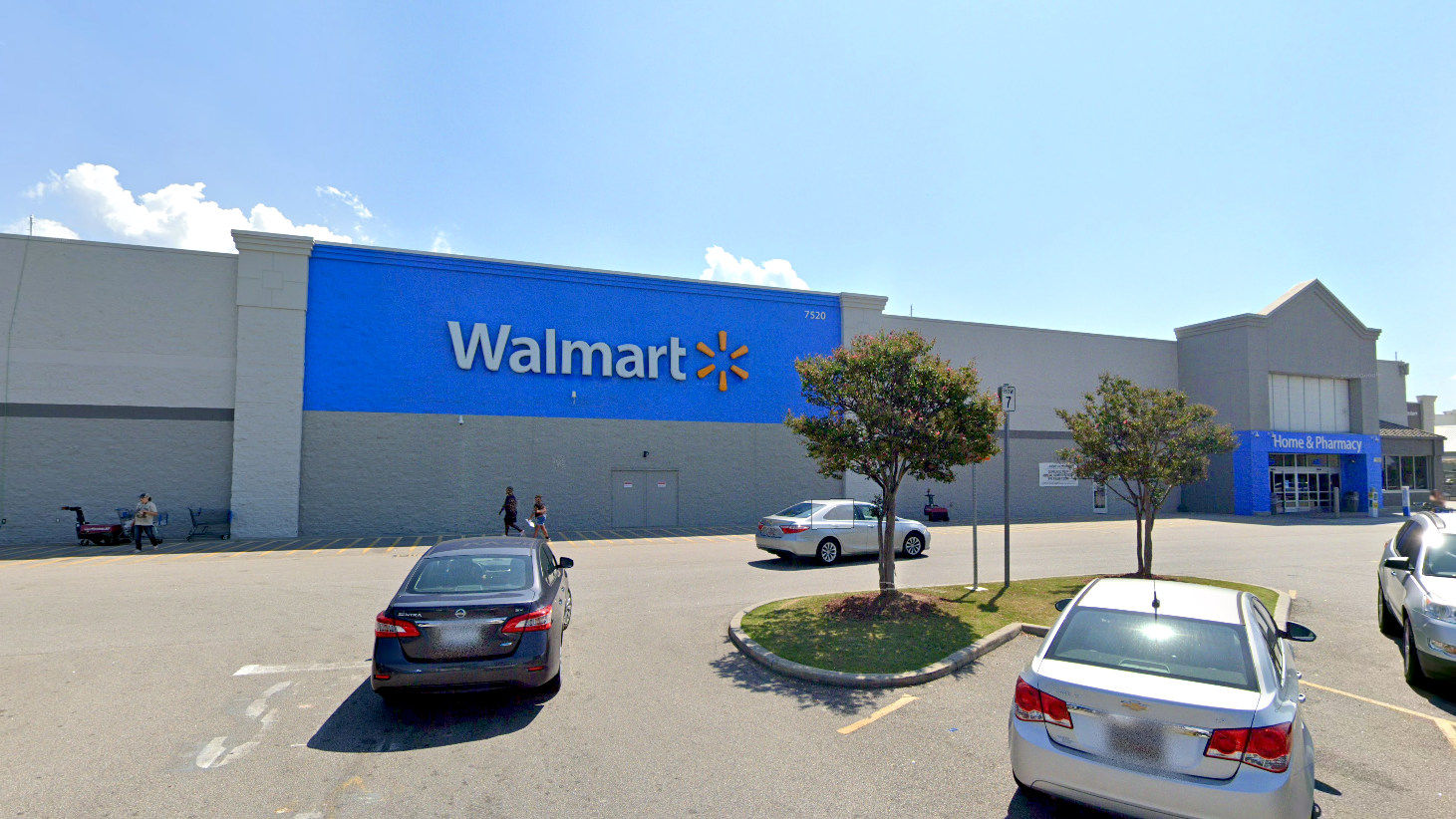 Man arrested after chase through SC Walmart parking lot