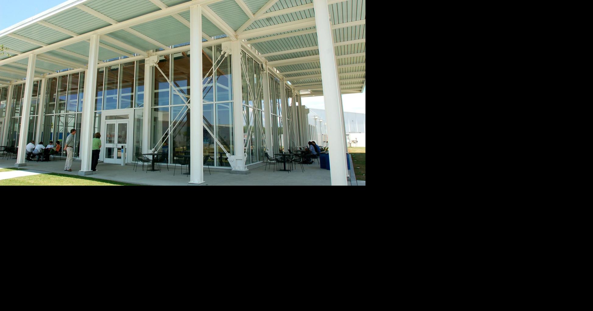 BEHRE COLUMN: New cafeteria a hidden gem on Boeing campus | Business ...