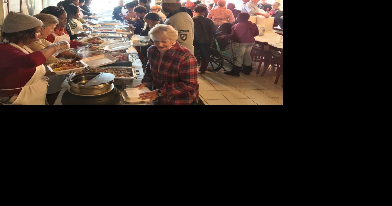 Thanksgiving feast draws hundreds to Aunny's restaurant
