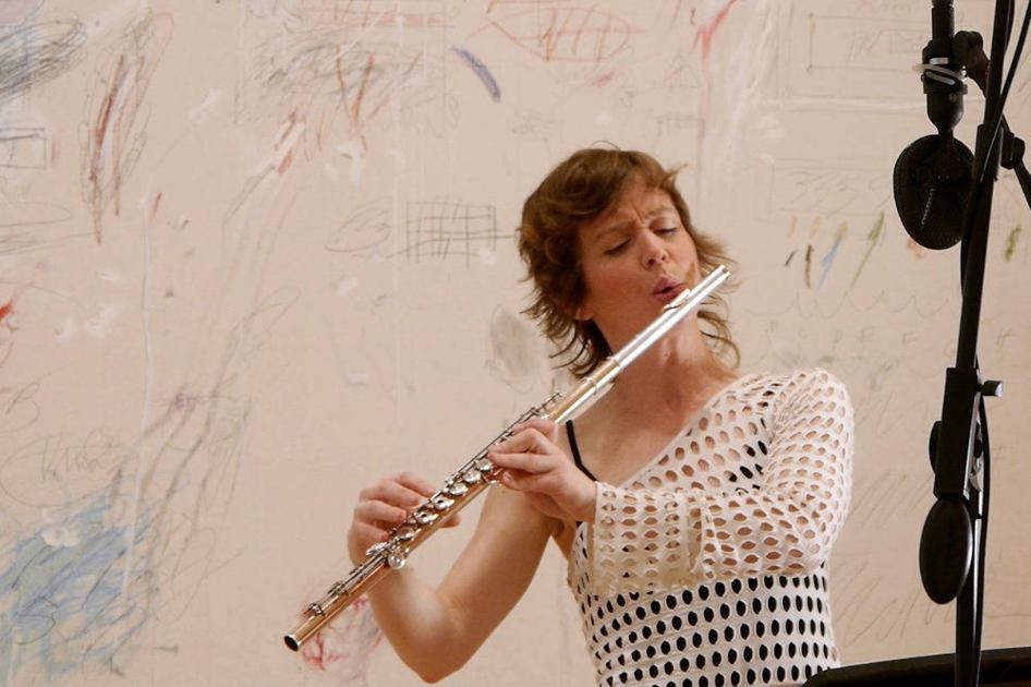 Claire Chase wants to assemble a new flute repertoire | Arts ...