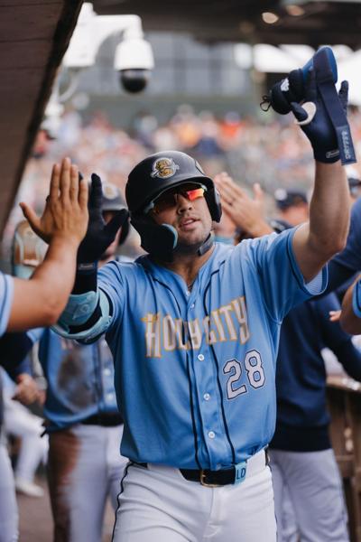Charleston RiverDogs beat Pelicans, tie for division lead