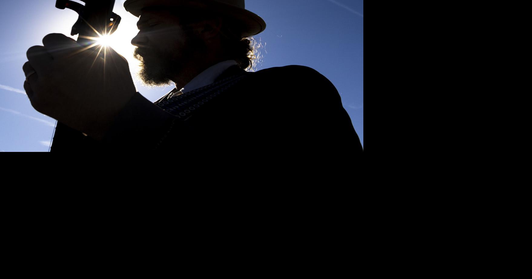 Singing grams for Valentines Day from Charleston's OHM Radio