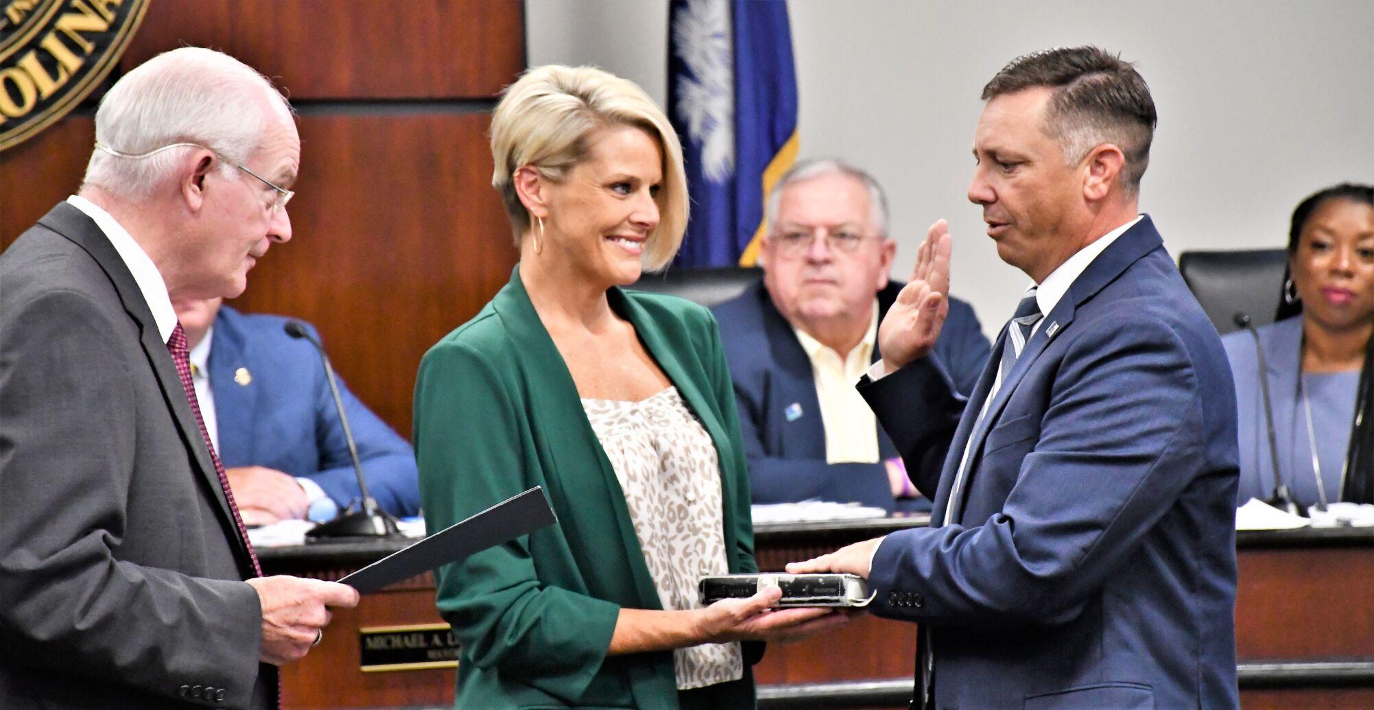 New Moncks Corner Police Chief is sworn in | News | postandcourier.com