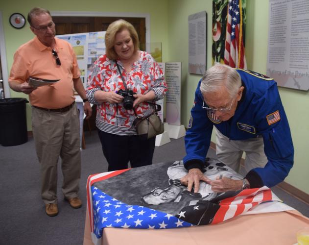 Moon walker: Apollo 16 astronaut returns to Johnston for Peach Blossom ...