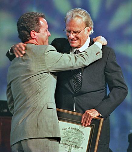 Former Gov. David Beasley's COVID-19 fever hit 101.5 as he recovers at ...