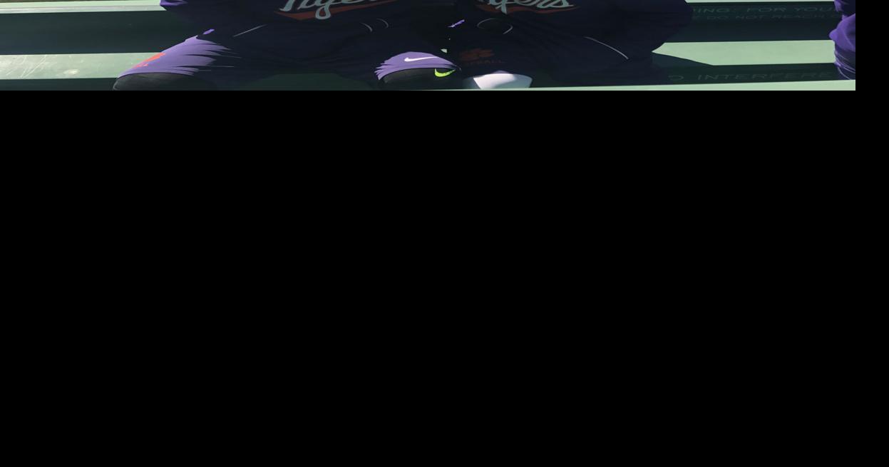 Unlikely roommates, Weston Jackson and Reed Rohlman enjoying final ...