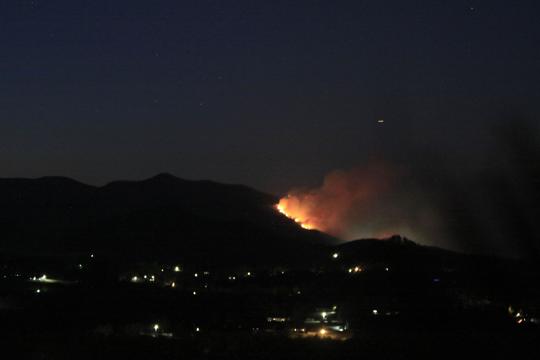Wildfire enters Table Rock State Park, surrounds reservoir
