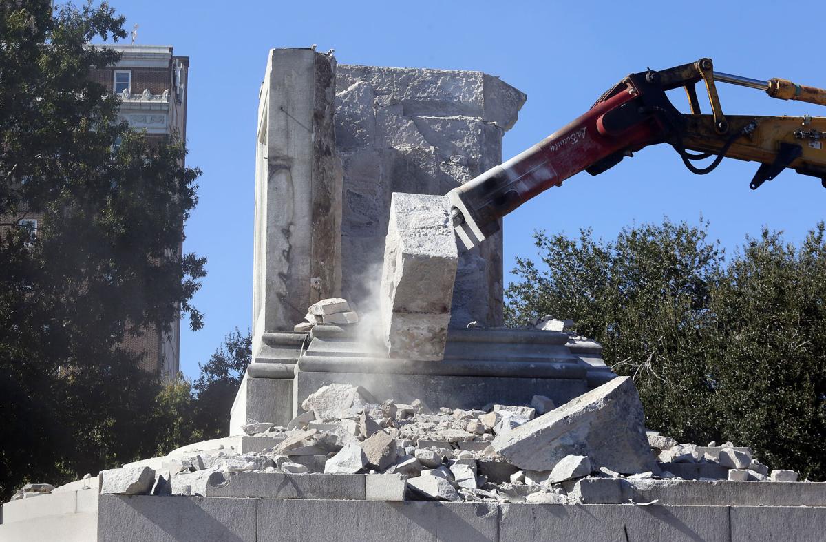 Charleston's Calhoun statue base removal begins; archaeologist awaits ...