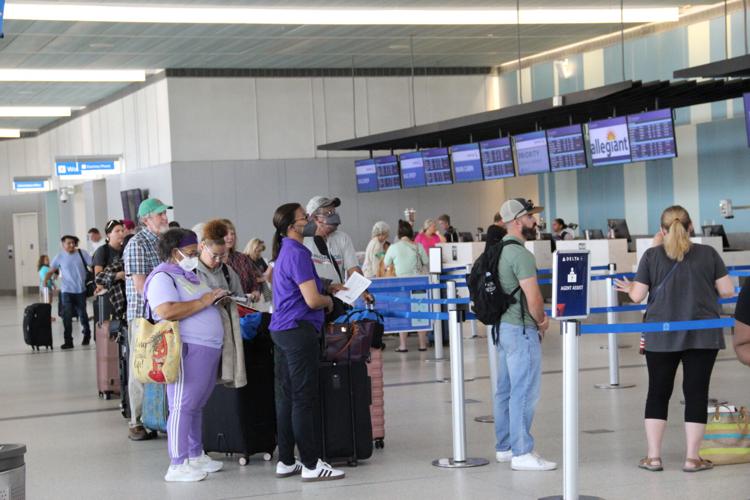 Travel, flights impacted before Debby's Charleston arrival | Hurricane ...