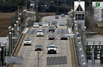 Ashley River bike plan: Walkers, cyclists find out today about bridge study