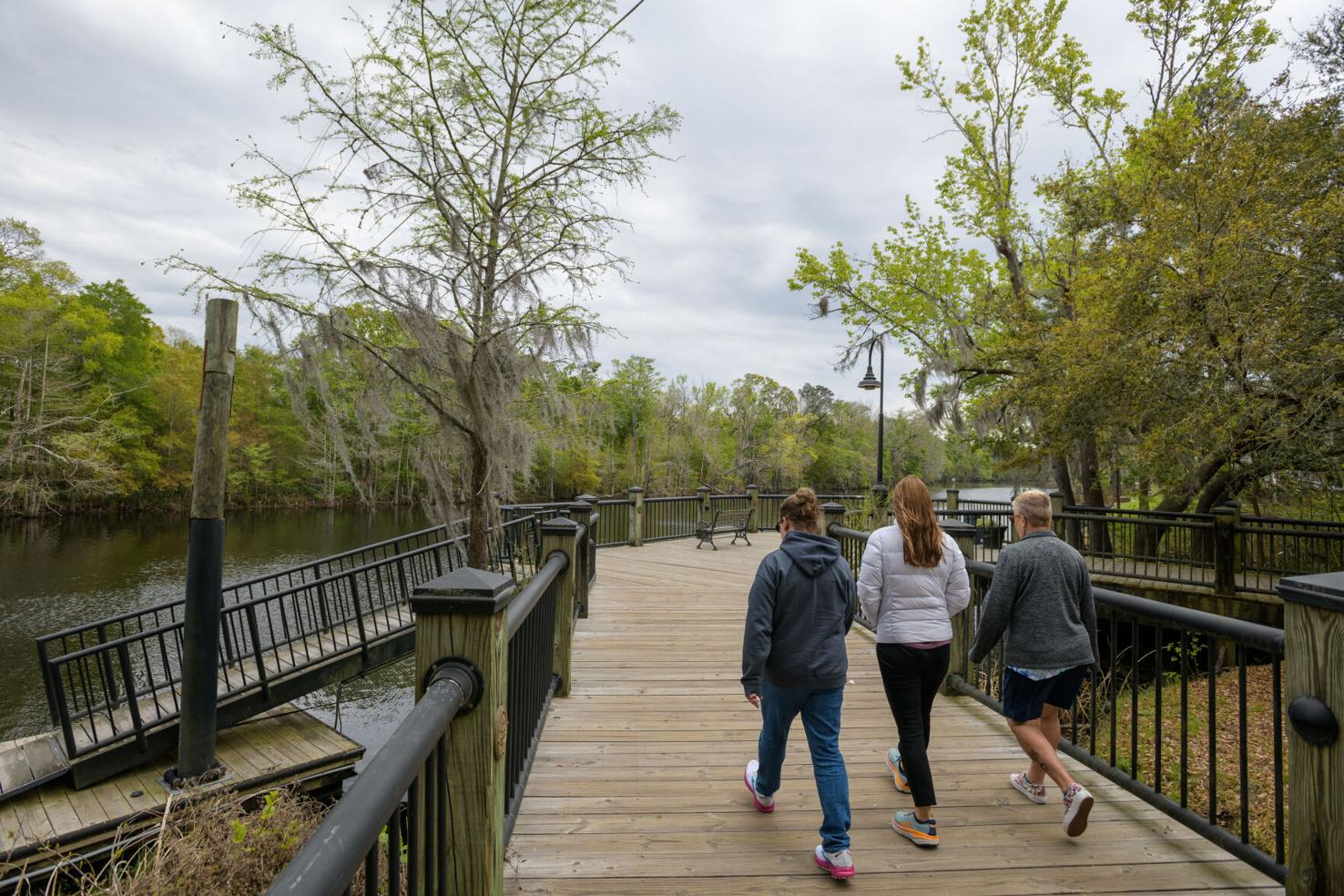 Conway extends Riverwalk amid seasonal tourism push