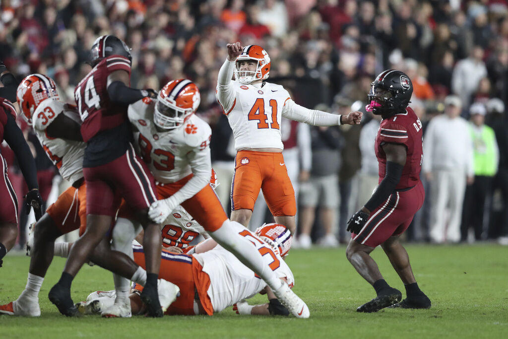 Weitz makes most of Clemson football return