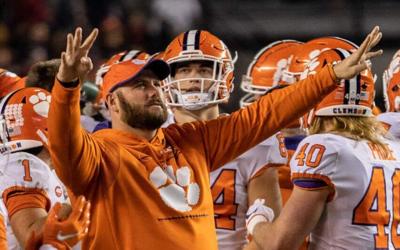 Clemson's Thomas Austin a new-school coach for Tigers' offensive line