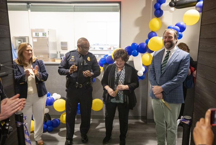 Charleston police tout new DNA lab to aid in crime solving