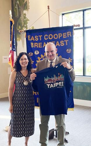 EC Breakfast Rotary Club inducts new members to boards