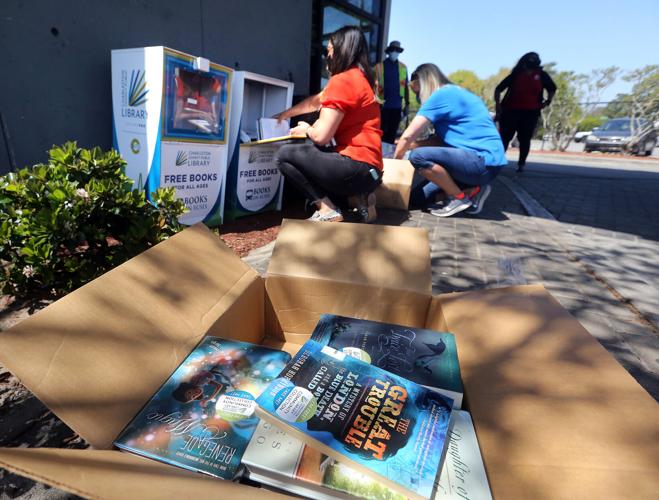 Charleston libraries, CARTA bring free books to 2 North Charleston bus ...