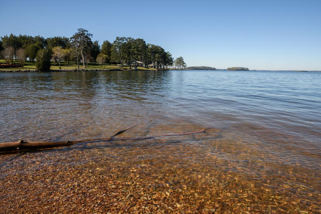 Lightning strike at Lake Murray Beach in SC injures 20