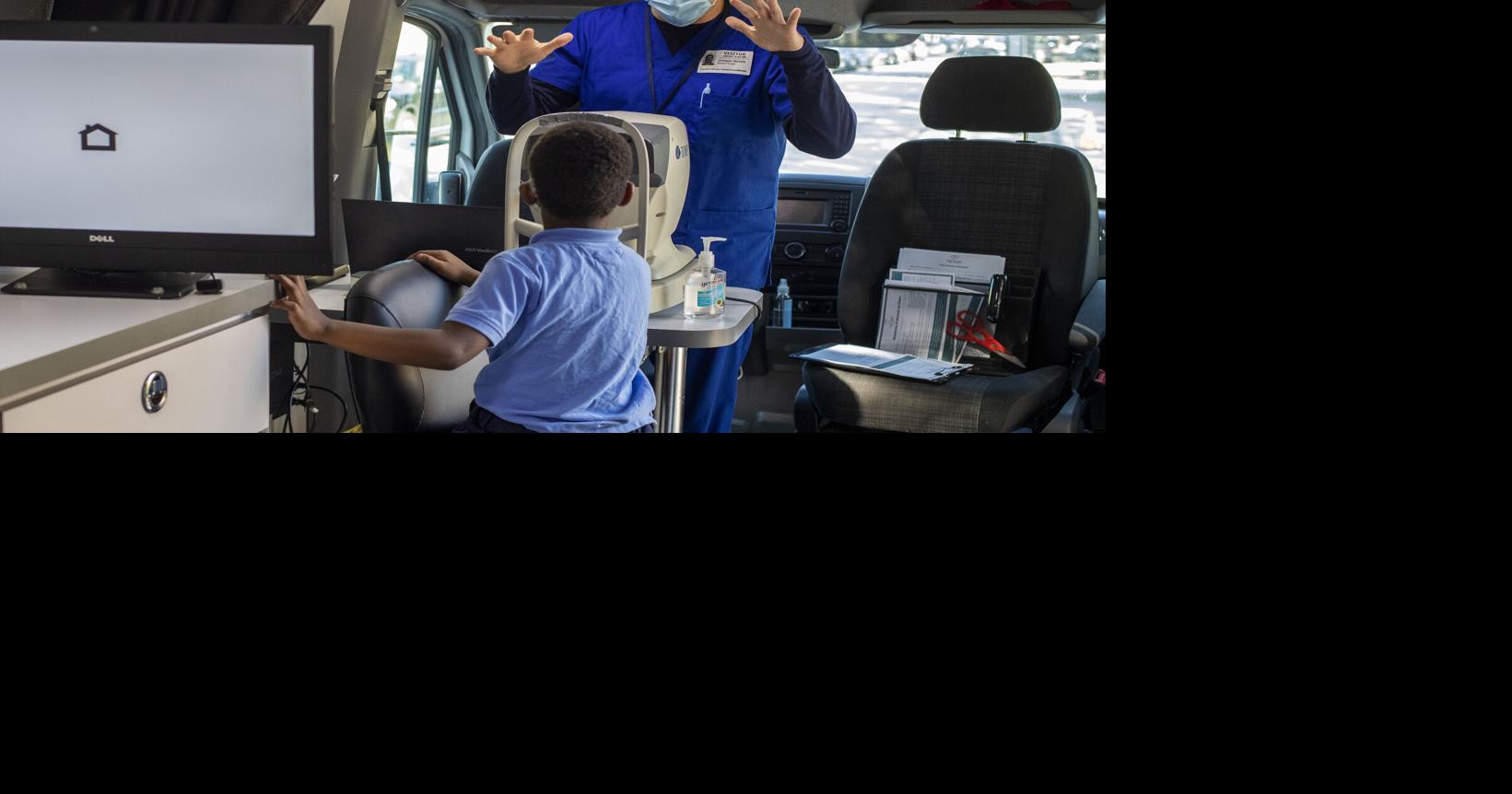 A mobile clinic gives Charleston students eye exams. Some optometrists ...