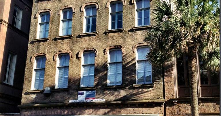 Charleston office, retail building on the market for $4.1M