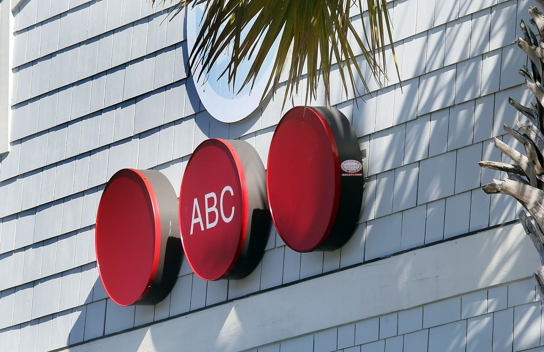 Here's why South Carolina liquor stores have red dots