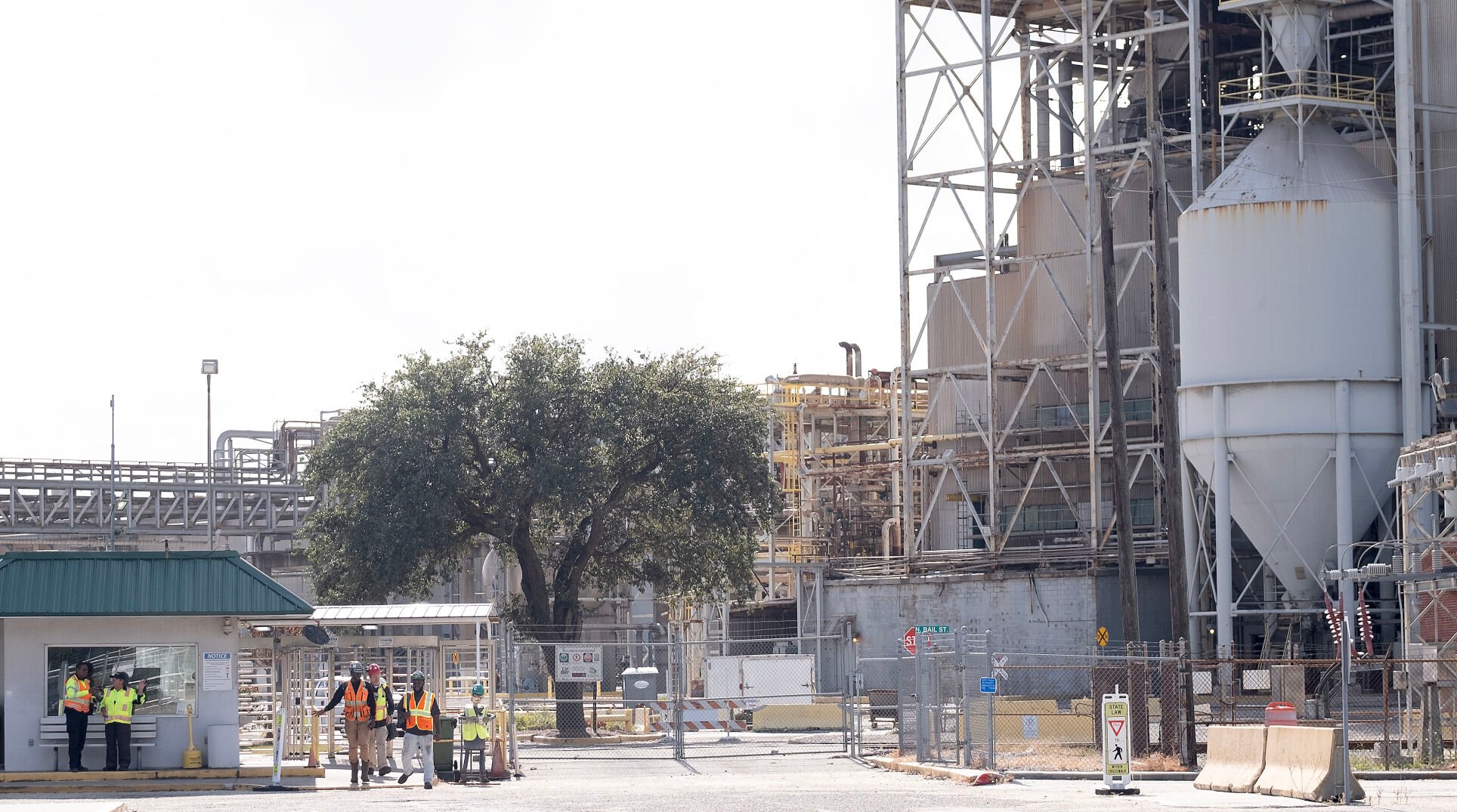 Leak at Georgetown IP paper mill causes foul odor in air