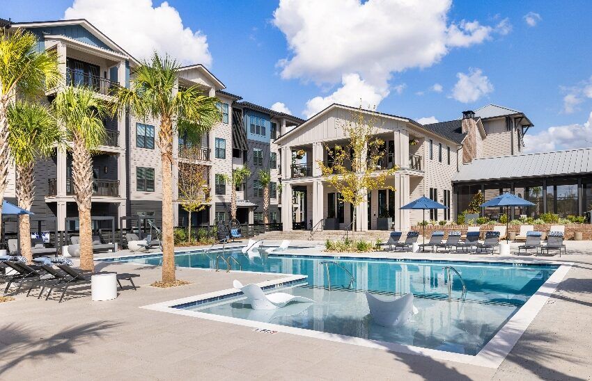 Woodfield Development opens apartment complex