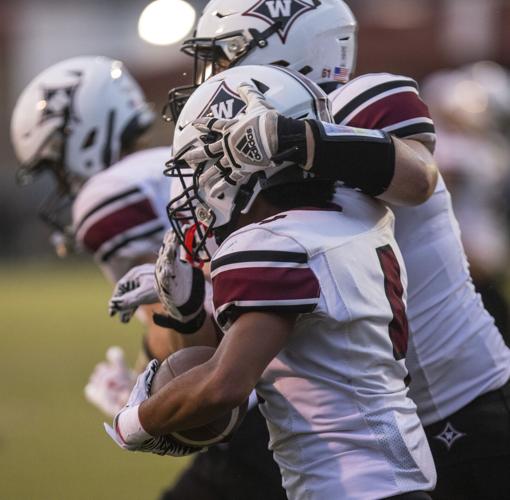 Wando holds off Hanahan in high school football