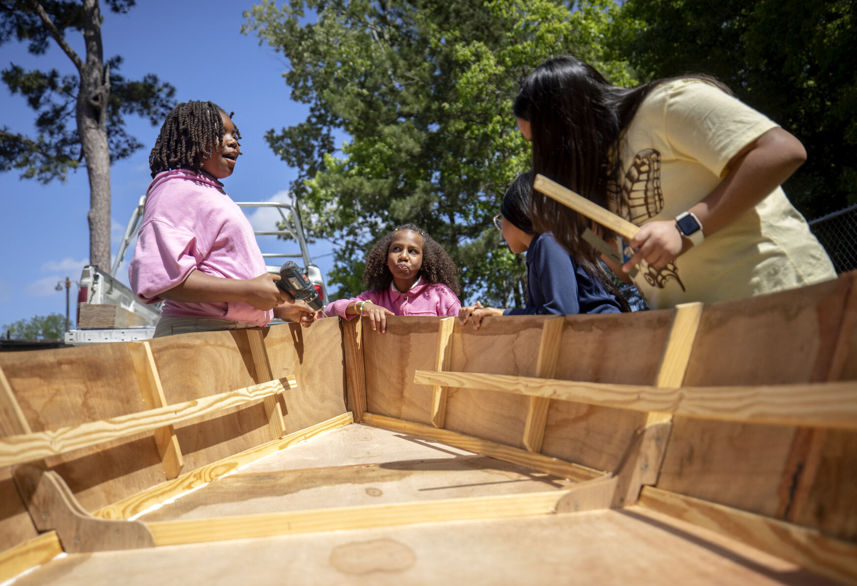 Charleston students build boats, launch in Colonial Lake