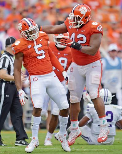 Clemson linebacker Shaq Smith enters NCAA transfer portal
